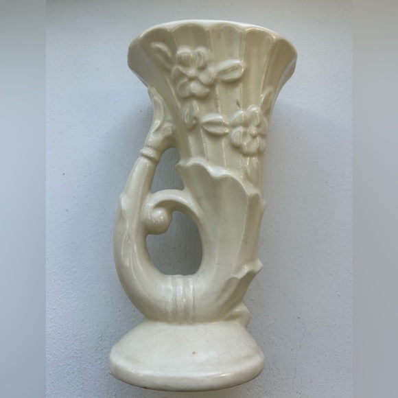Accents | Vintage White Cream Ceramic Pottery Cornucopia W Flowers Vase ...